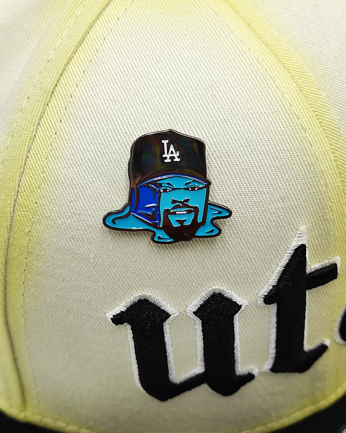 Pin metalico Ice cube – dabullstore