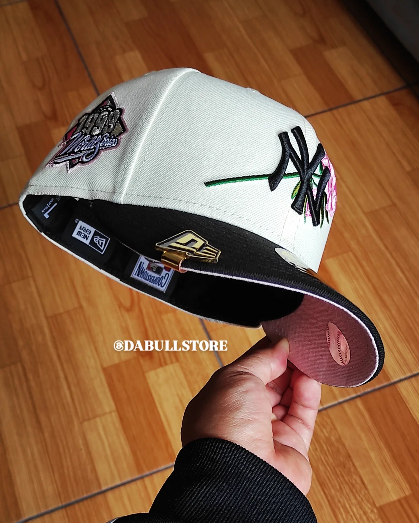 New Era New York Yankees Rose Chrome Black / pink edition 59fifty fitt ...