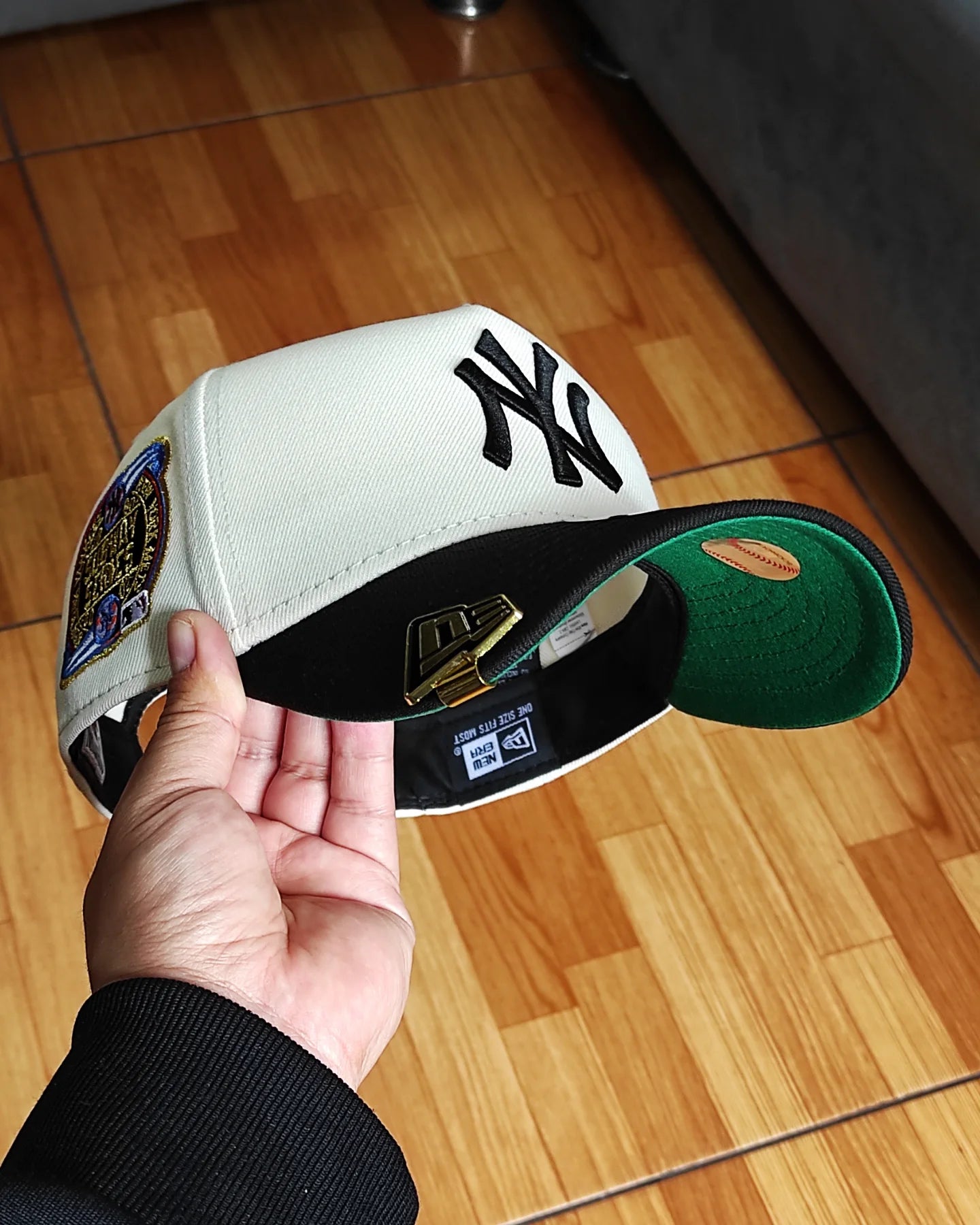 New Era New York Yankees Subway Series 2000 Chrome Two Tone Edition A ...